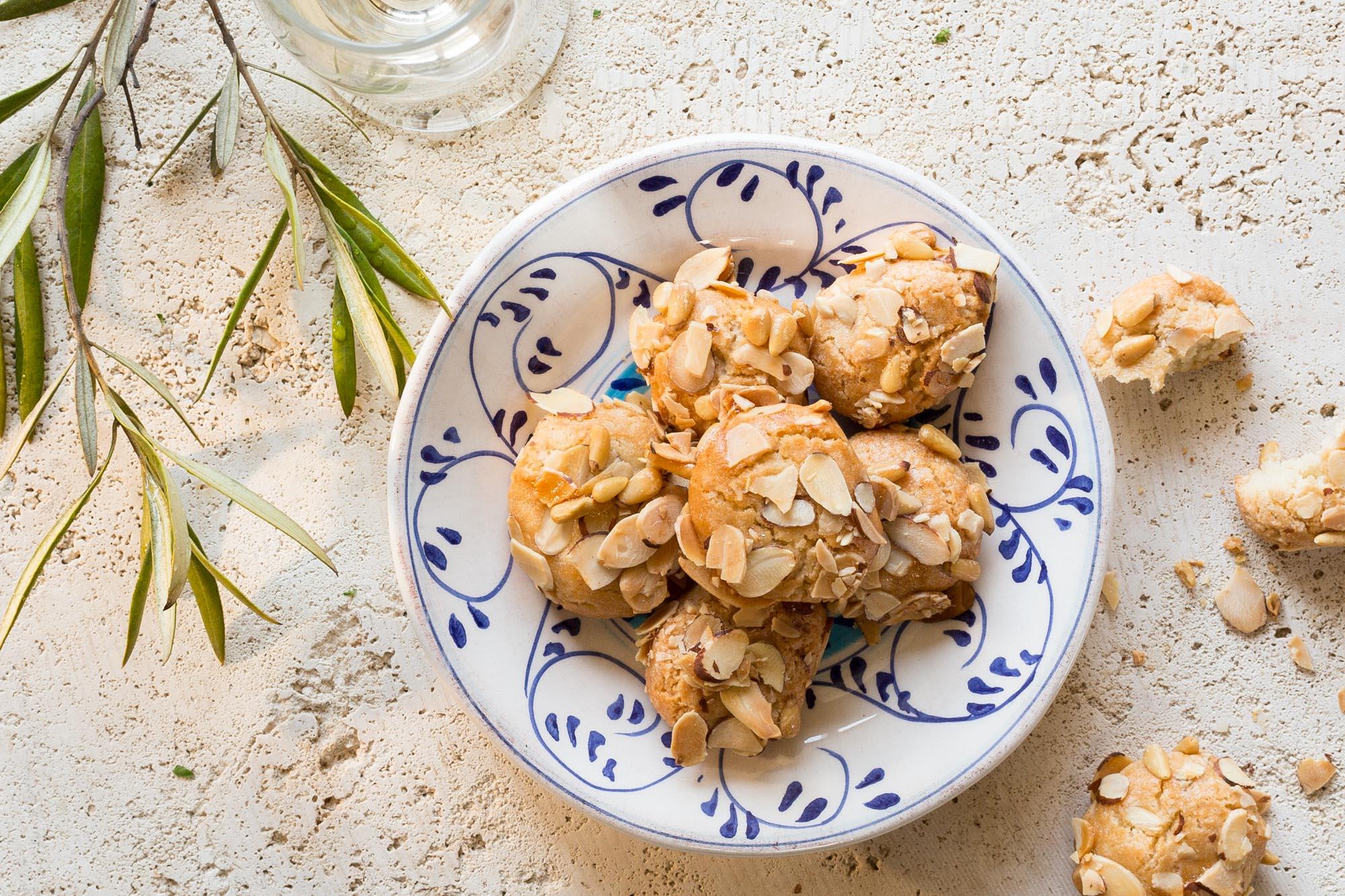 Pignoli—Sicilian Almond-Pine Nut Cookies - Sunbasket